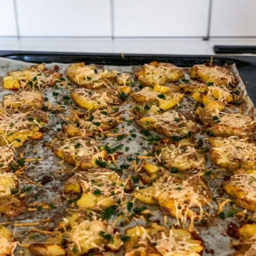Crispy Garlic Parmesan Smashed Potatoes - Side dishes - always use butter