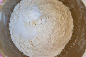 Savory Scones in 15 minutes with just 5 ingredients - always use butter