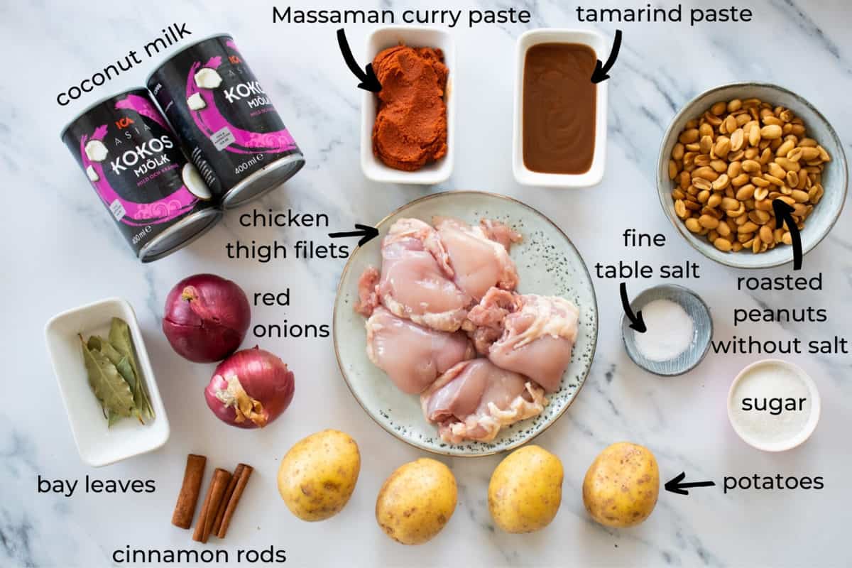 Authentic Thai Massaman Chicken Curry (Gaeng Massaman Gai) - always use ...