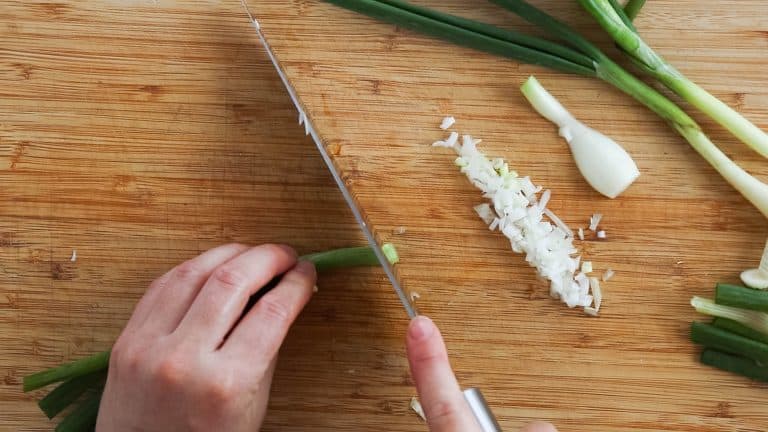 How to Slice Green Onions, Scallions, and Spring Onions - always use butter