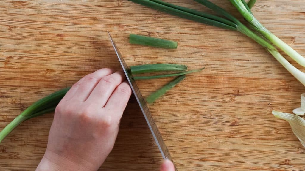 How to Slice Green Onions, Scallions, and Spring Onions - always use butter