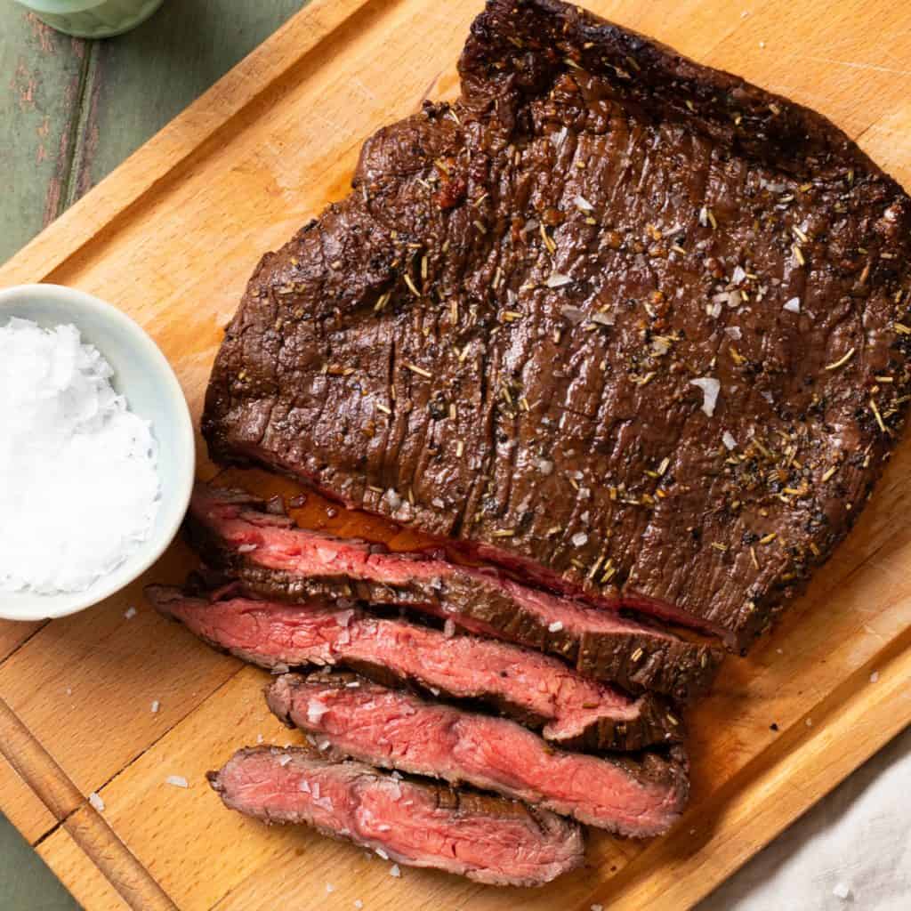 How to Cook a Rib Eye Steak Without a Cast Iron Skillet (3 Methods ...